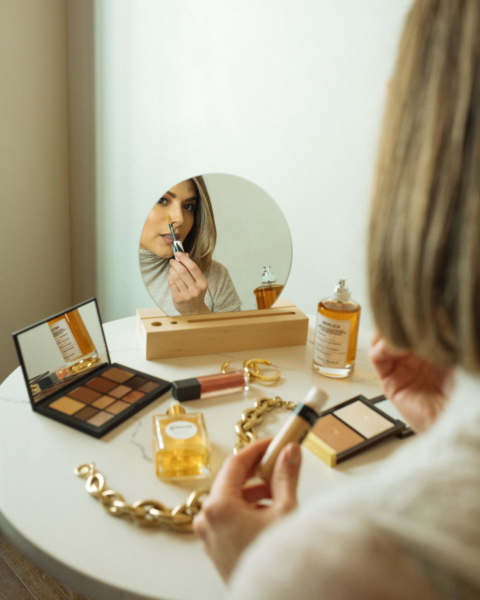 3 Makeup Hacks to Speed Up Your Morning Routine - The Girl from Panama